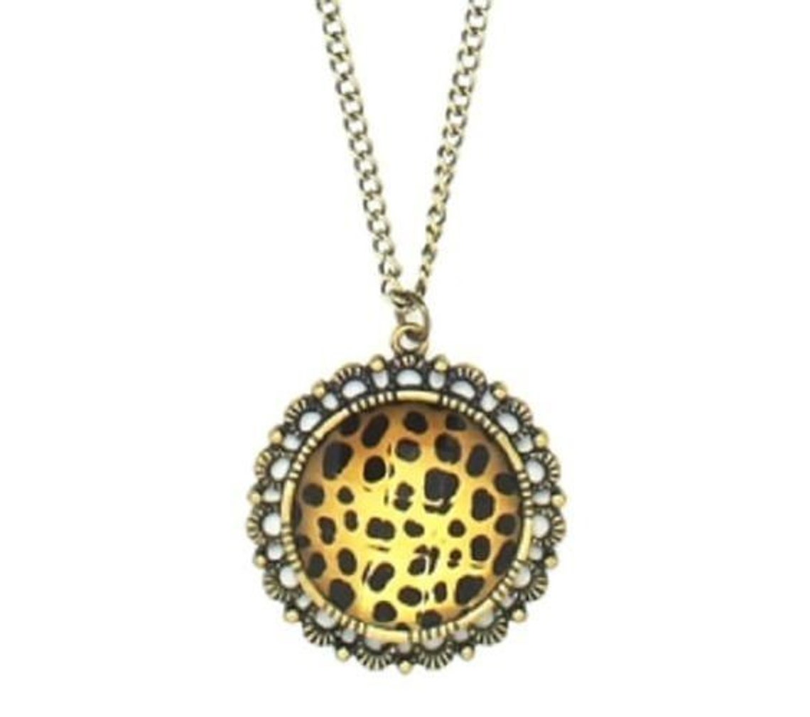 Leopard Pendant Bronze Chain Necklace with Animal Print - Etsy.de