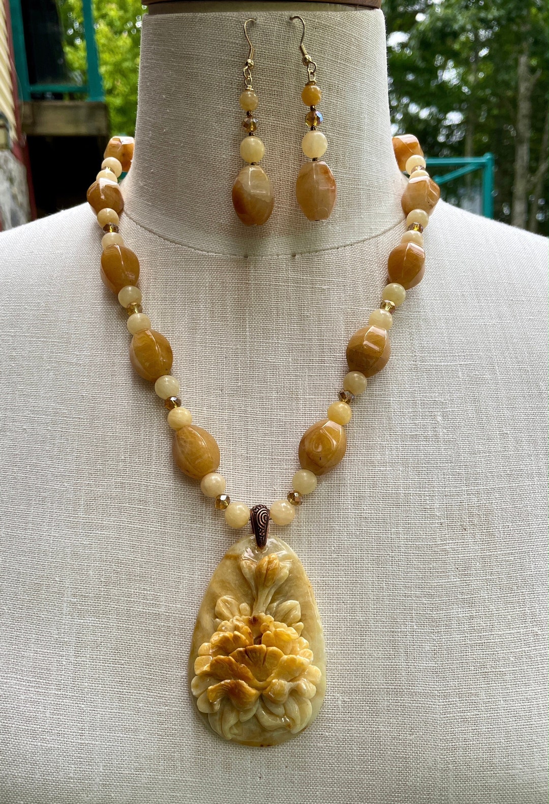 Hand Carved Jadeite Jade Lotus Flower Necklace. Exquisite Detailed ...