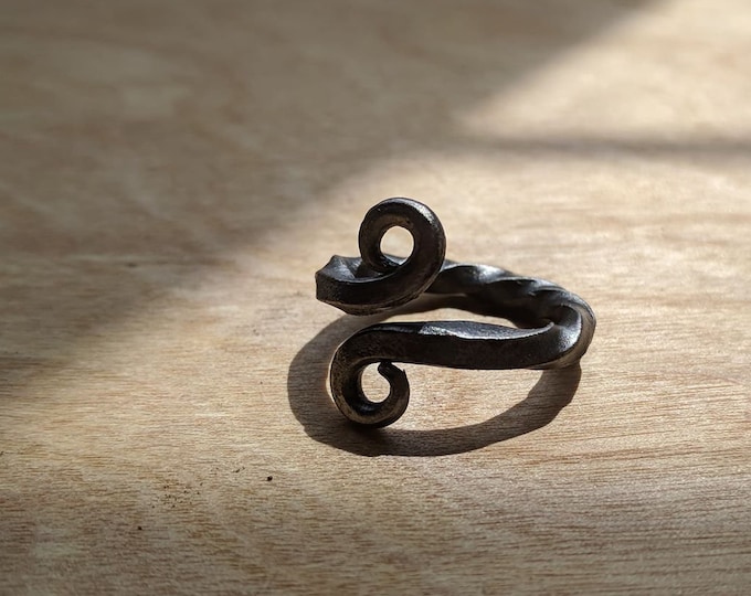 Blacksmith Viking Ring - Etsy