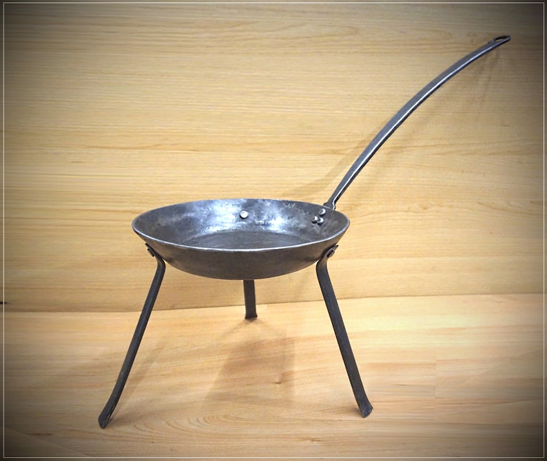 Blacksmith 9'' Spider Skillet / Frying Pan | Etsy