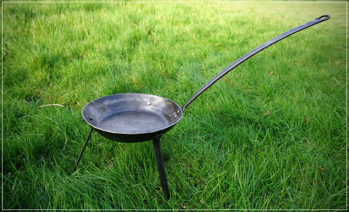 Blacksmith 9'' Spider Skillet / Frying Pan | Etsy