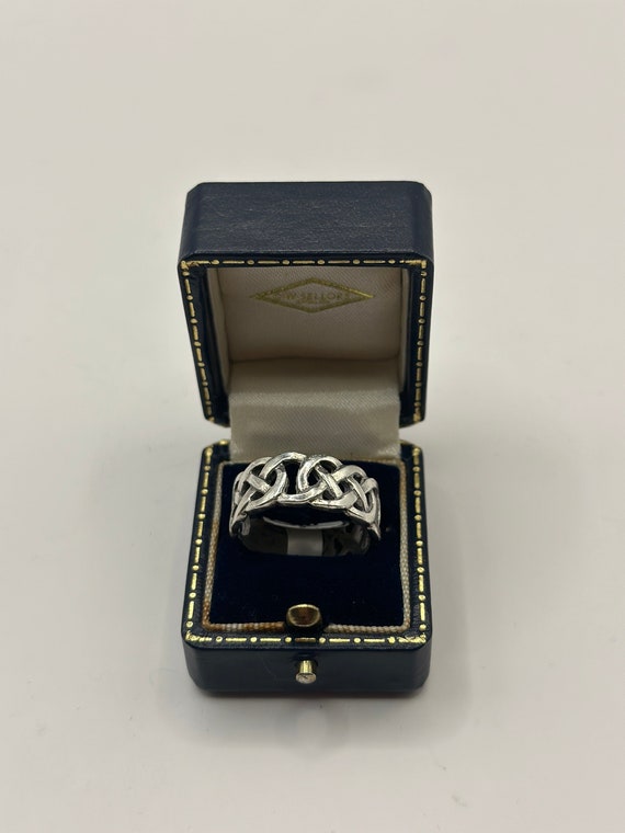 Vintage 925 Silver Ring in Celtic Pattern size R1/2 - Gem