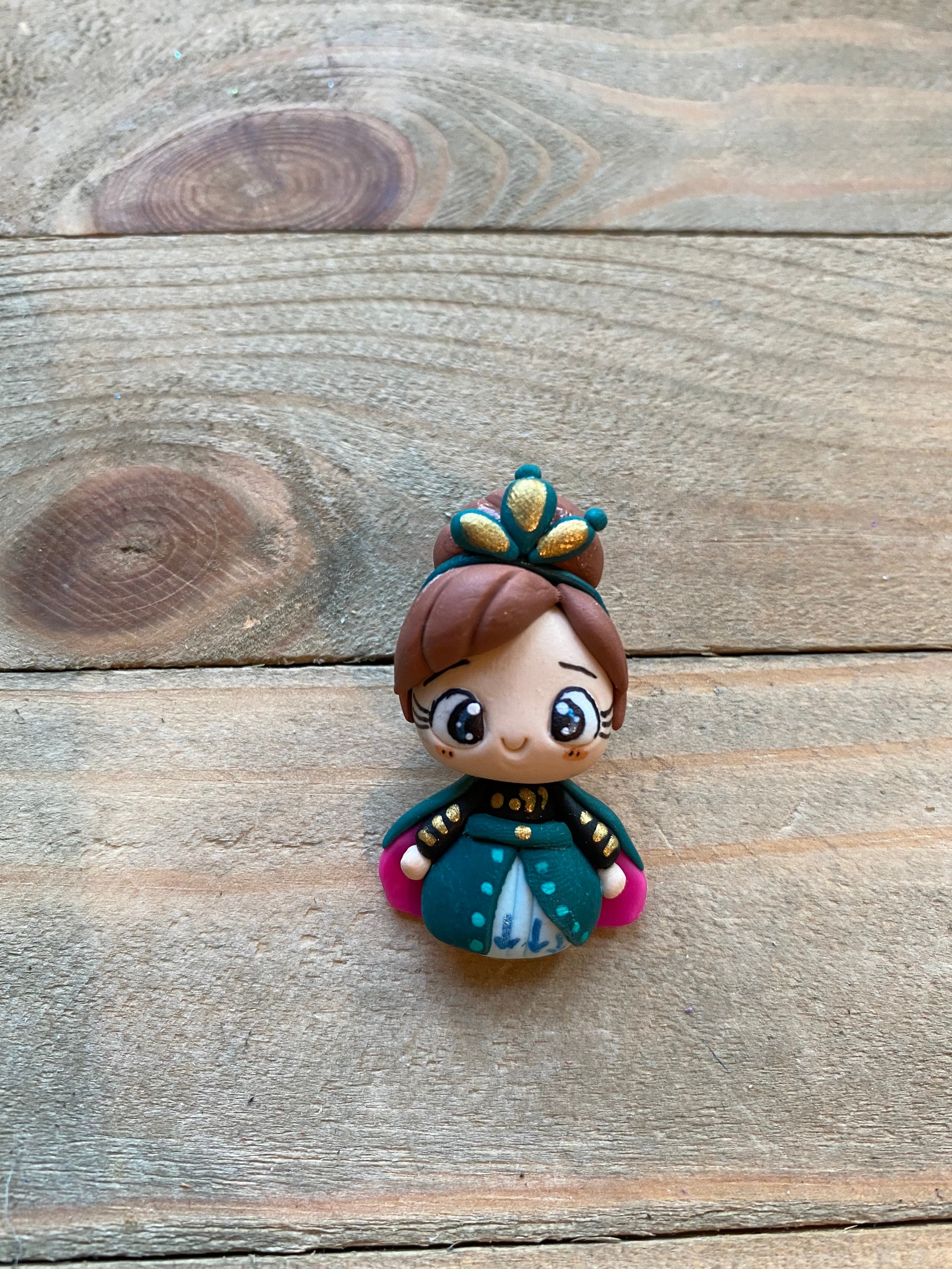 Queen Anna Pin - Etsy