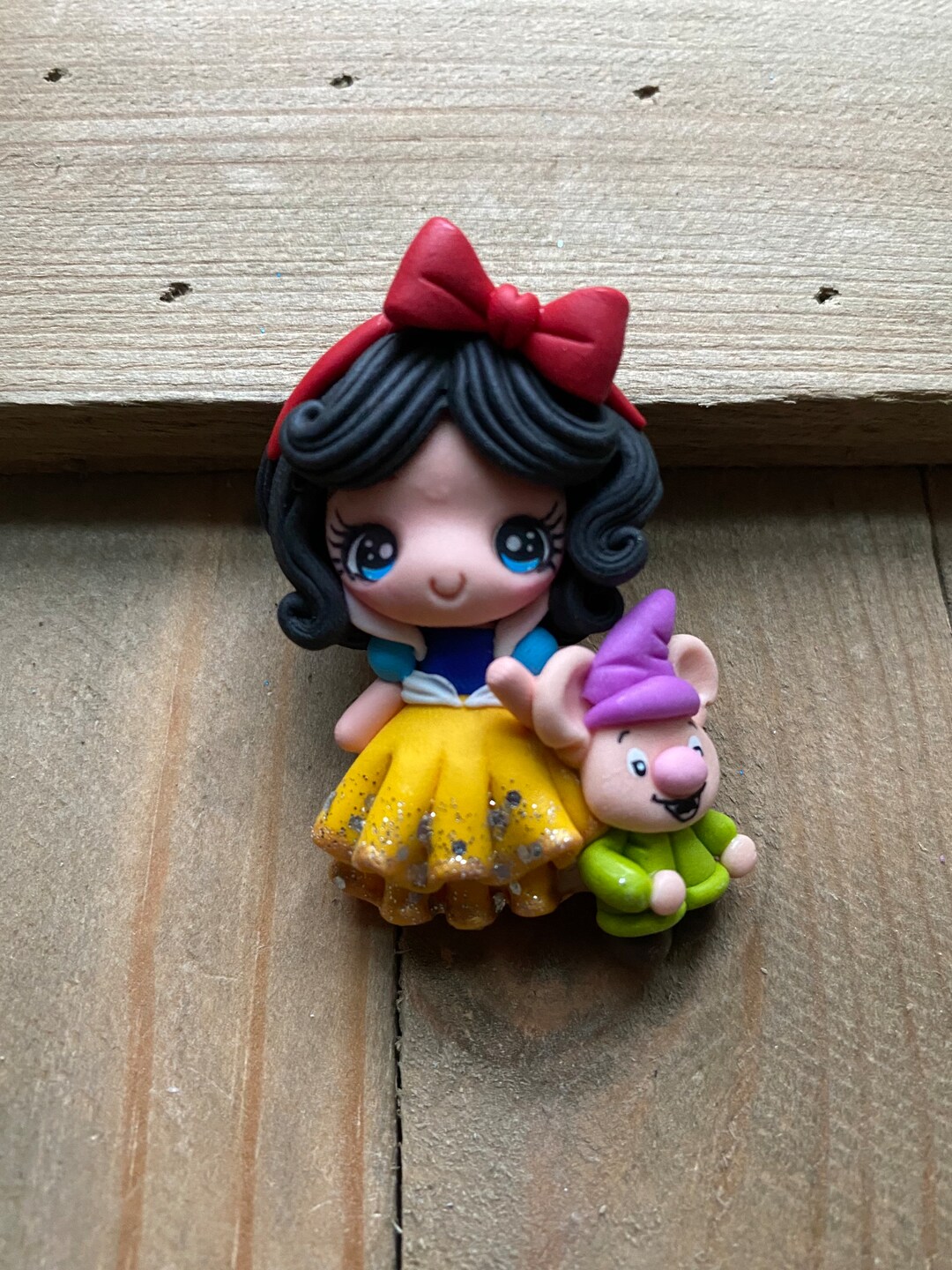 Snow White Pin - Etsy
