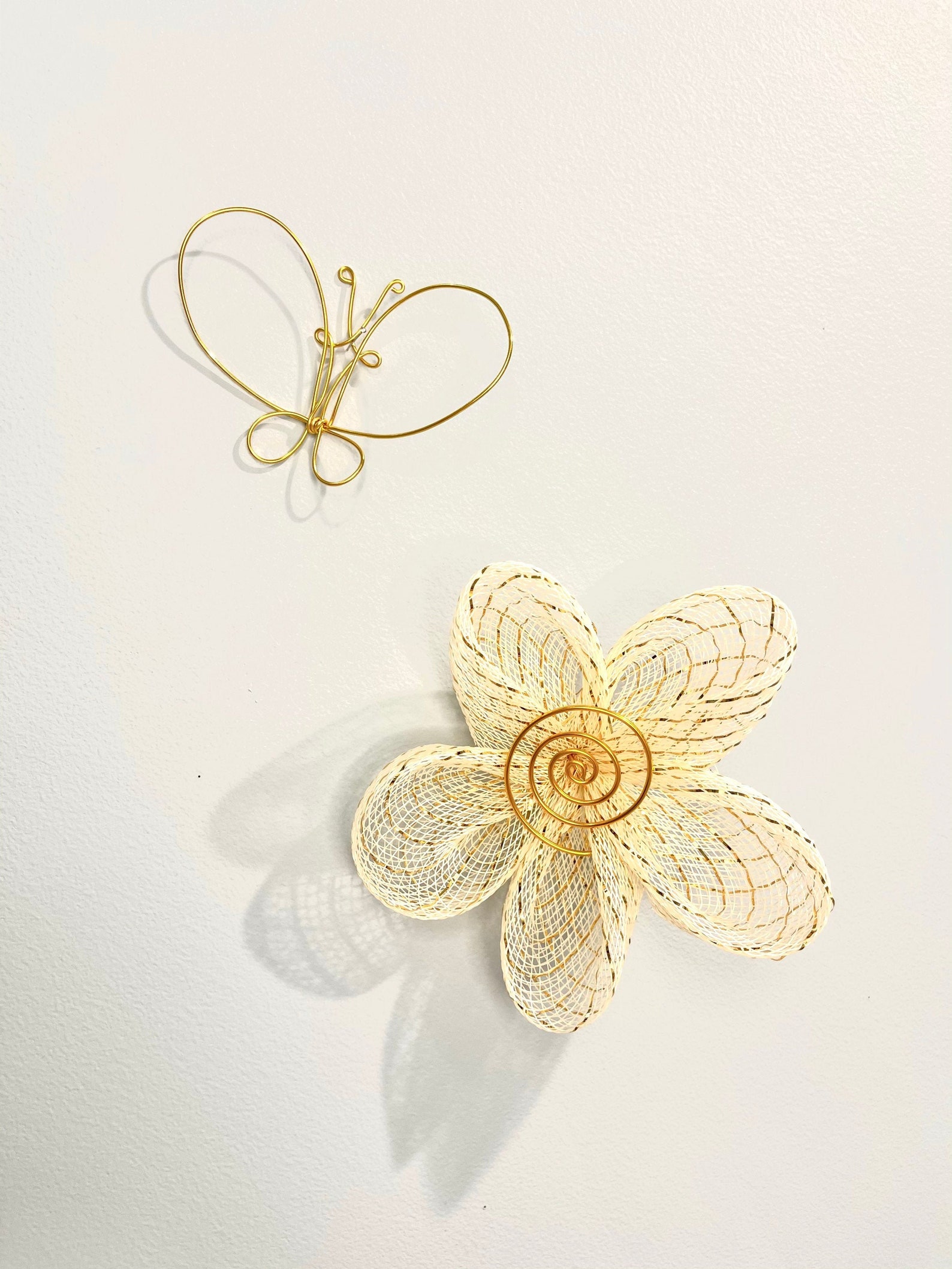 Home decor. Wall decor. Hanging. Gold mesh flower art. | Etsy