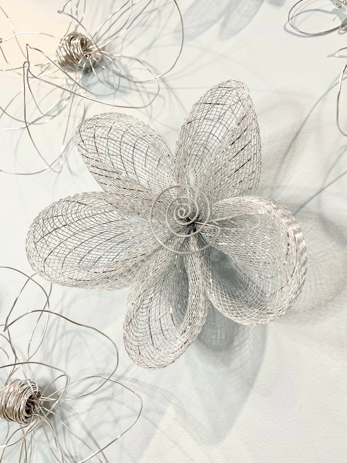 Home Decor. Wall Decor. Wall Hanging. Wire Art. 3 Wire Flowers | Etsy