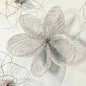 Home Decor. Wall Decor. Wall Hanging. Wire Art. 3 Wire Flowers and 3 ...