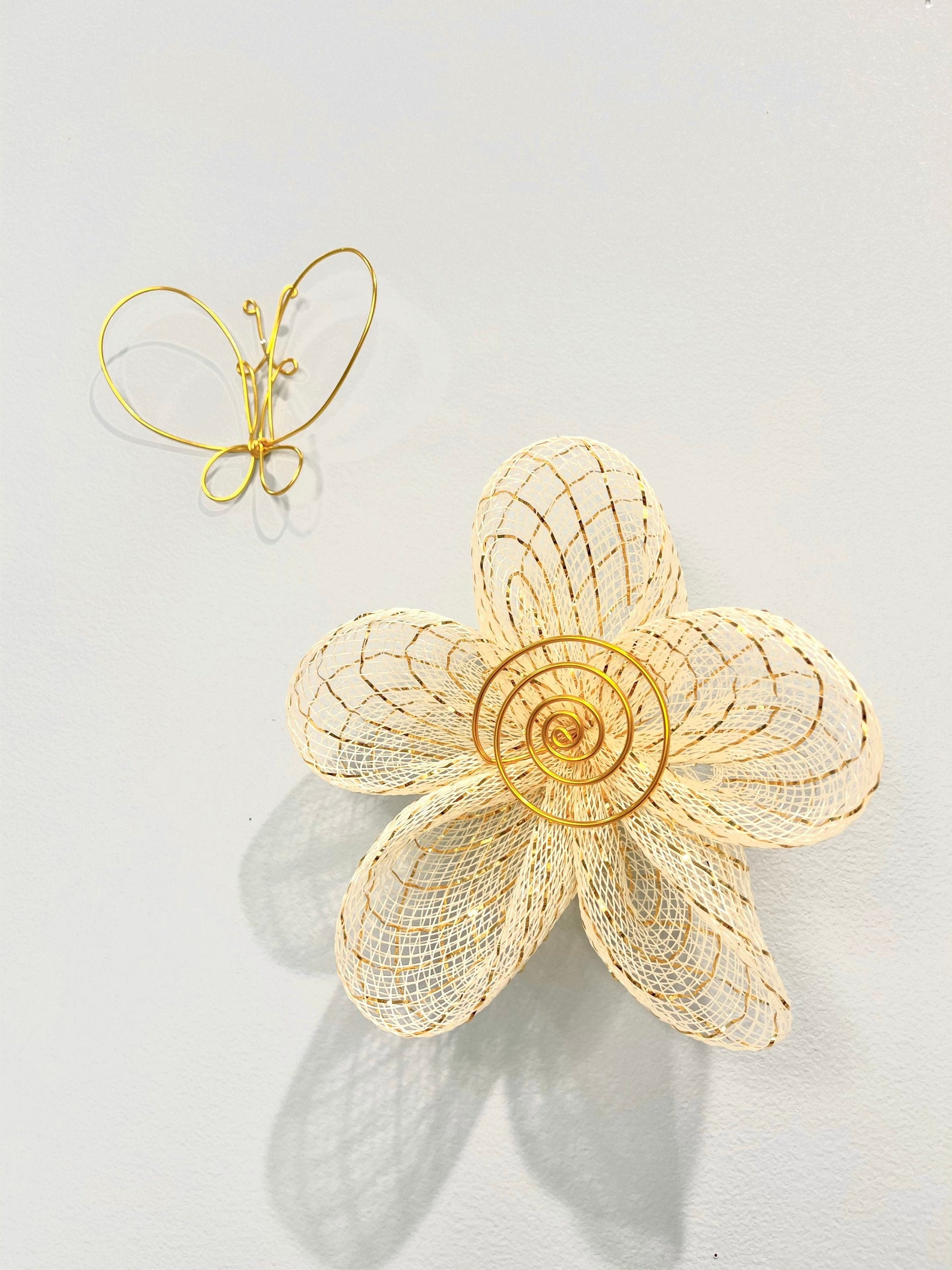 Home decor. Wall decor. Hanging. Gold mesh flower art. | Etsy