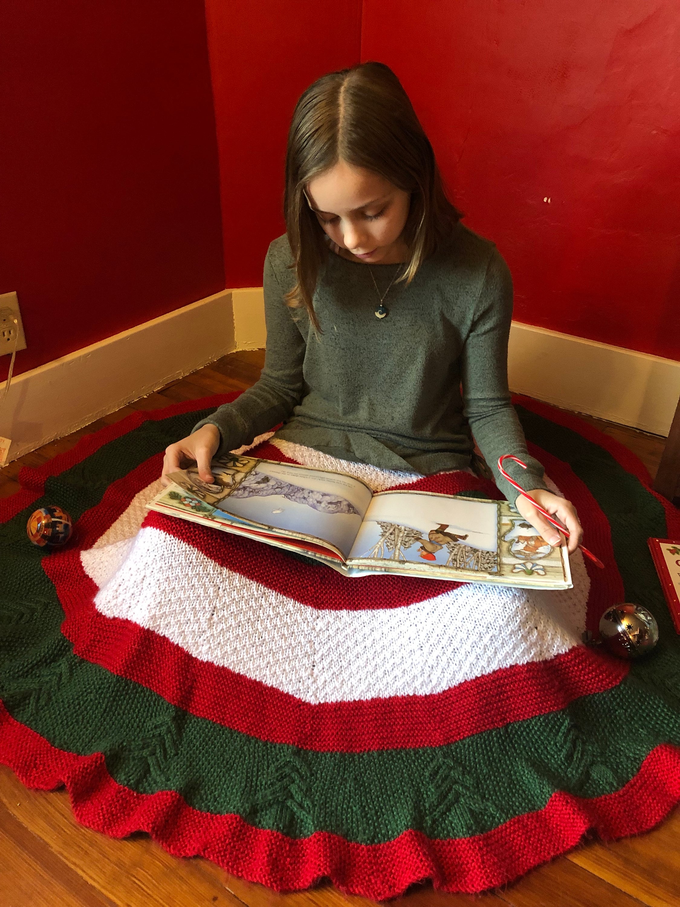 Forest for a Tree Skirt Knitting Pattern PDF Download - Etsy