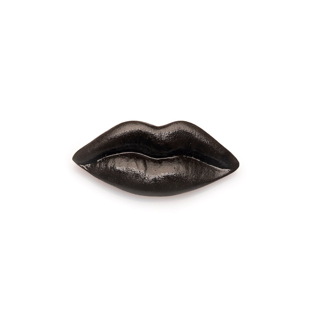 Kiss Pin Jacket Lips Lapel Pin Cute Valentines Day Ideas Valentine Gift ...