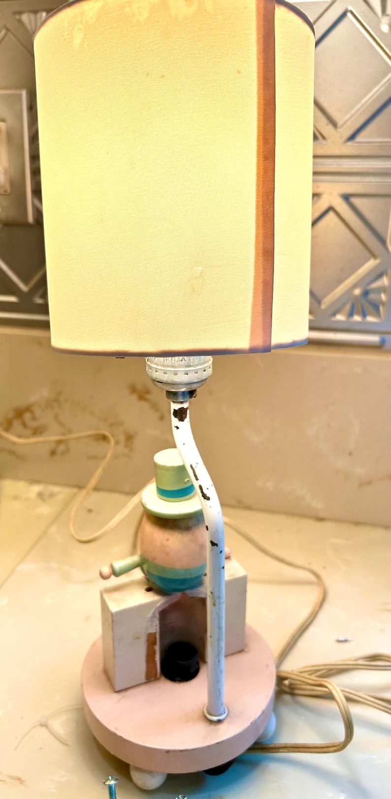Humpty Dumpty Nursery Lamp With 7 Humpty Dumpty Drawer Pulls, Humpty ...