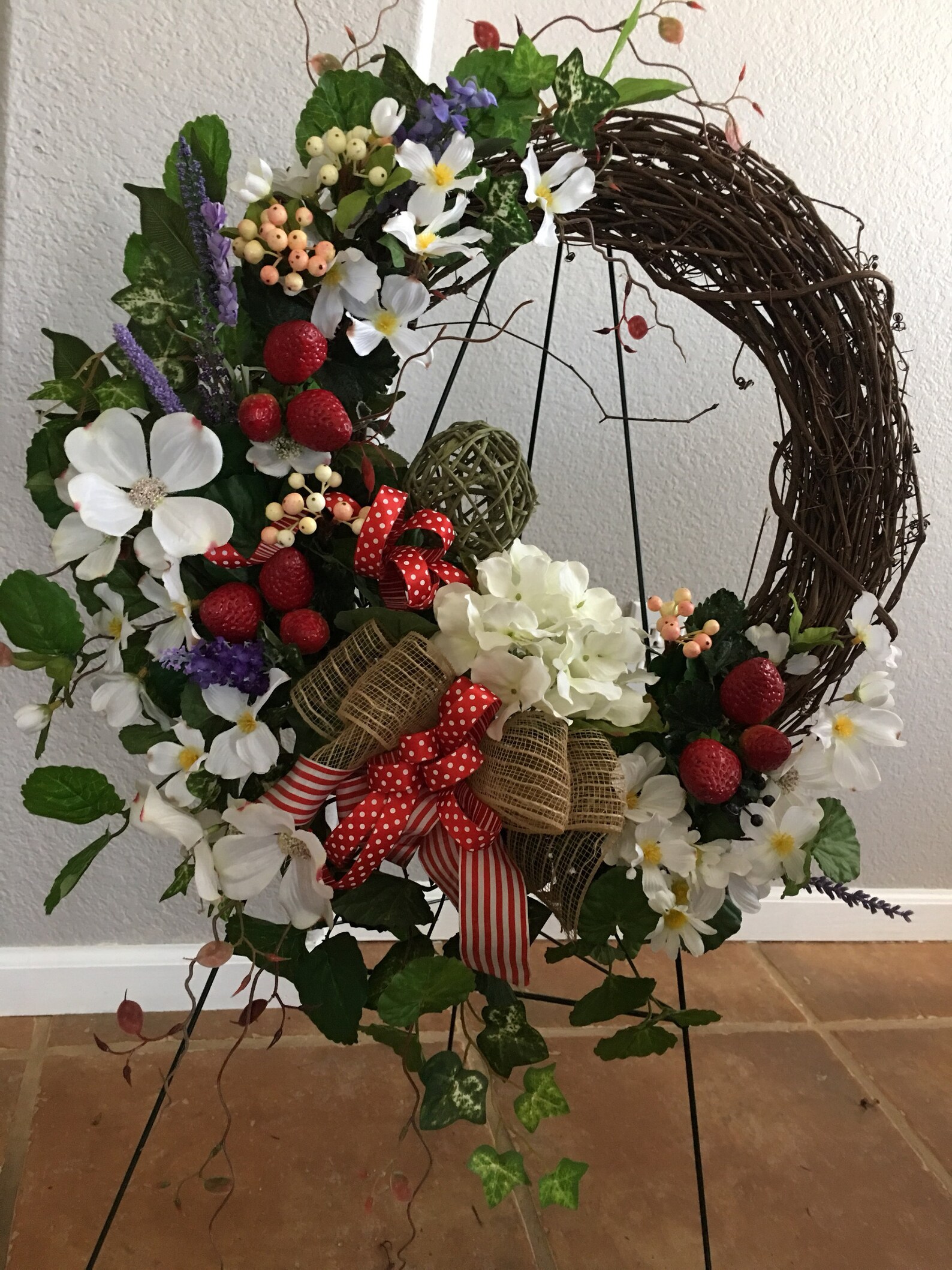 Strawberry Wreath. Summer Wreath. Red. Raspberry. Daisies. Victorian ...