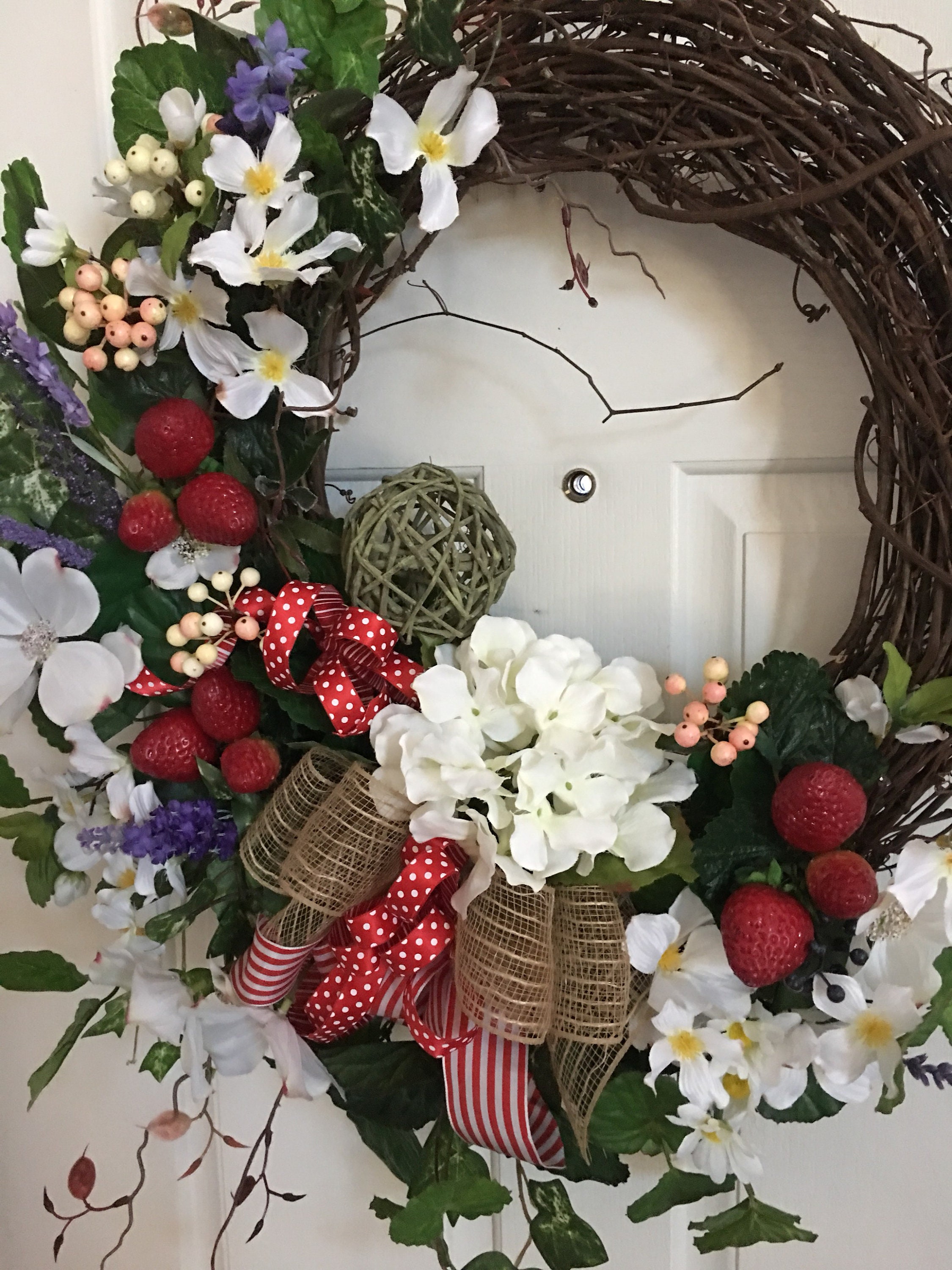 Strawberry Wreath. Summer Wreath. Red. Raspberry. Daisies. Victorian ...