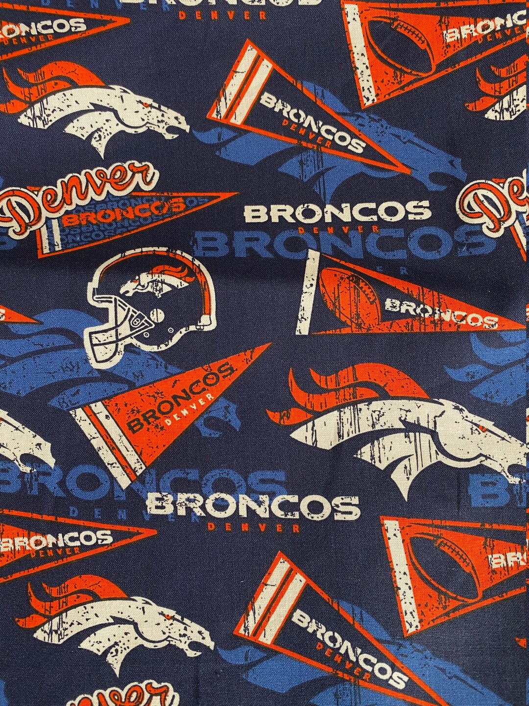 Mile High Denver Broncos Face Mask - Etsy España