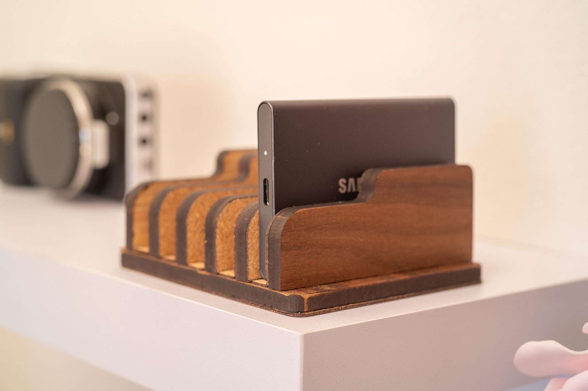 Walnut T7 SSD Organizer Solid State Drive Organizer Hard Drive Holder ...