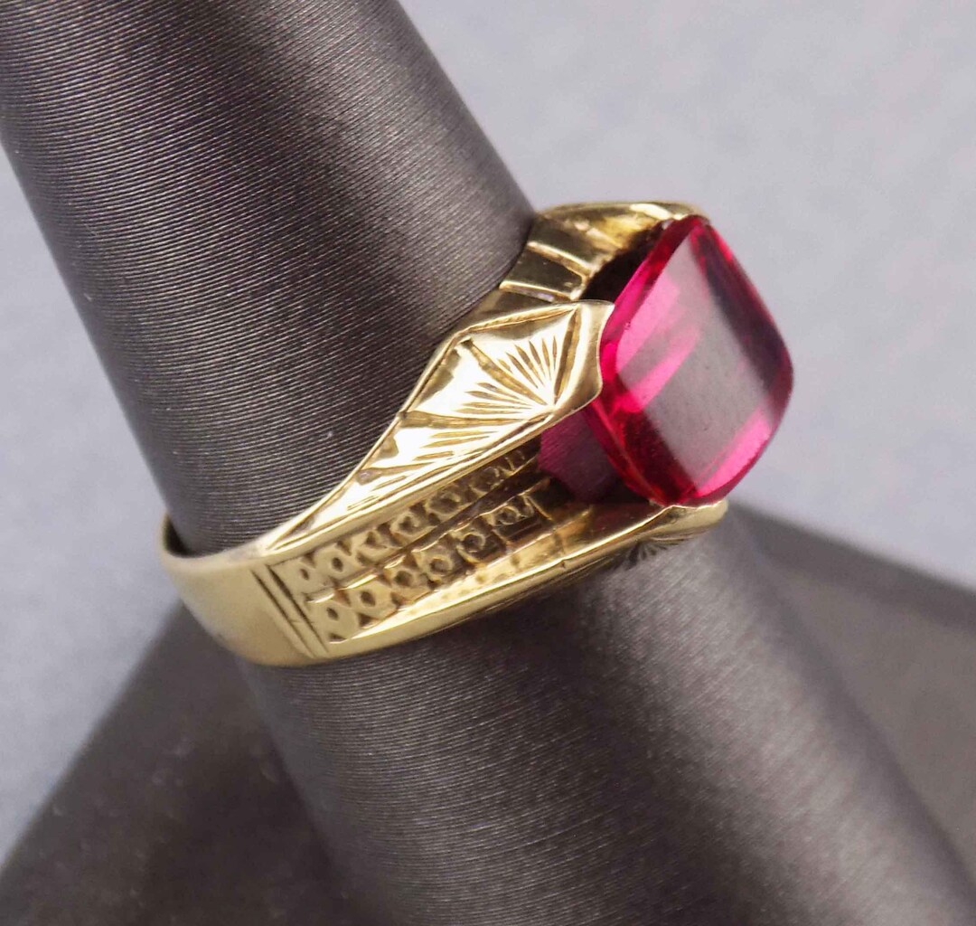 Sz 8, 10K+ Solid Yellow Gold Ruby Signet Ring 5.9g, Eye Catching 8x10mm ...