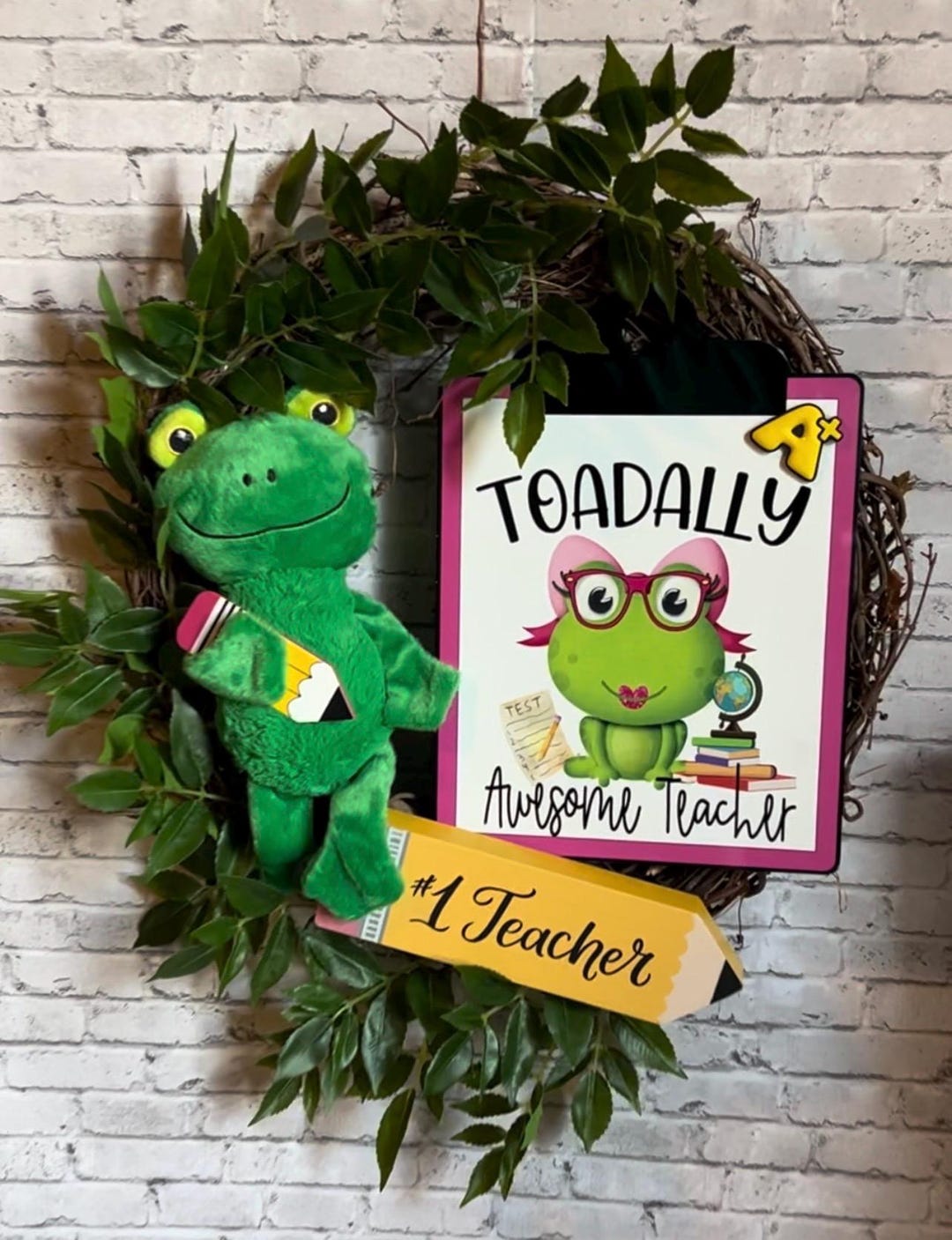 Teacher Recognition Gift, Awesome Teacher Sign Door Wreath, Teacher ...