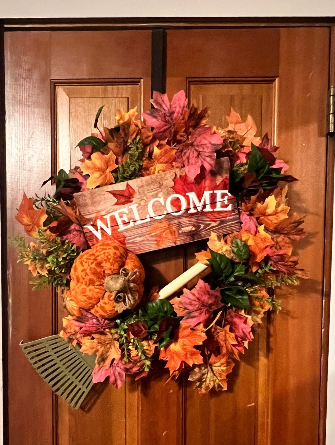 Welcome Fall Raking Leaves Front Door Wreath, Welcome Cabin Wreath ...