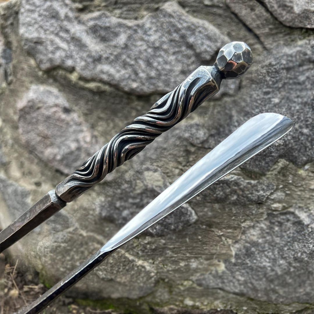 Handmade Forged Heavy Duty Shoe Horn With Wavy Twisted Handle | Viking ...