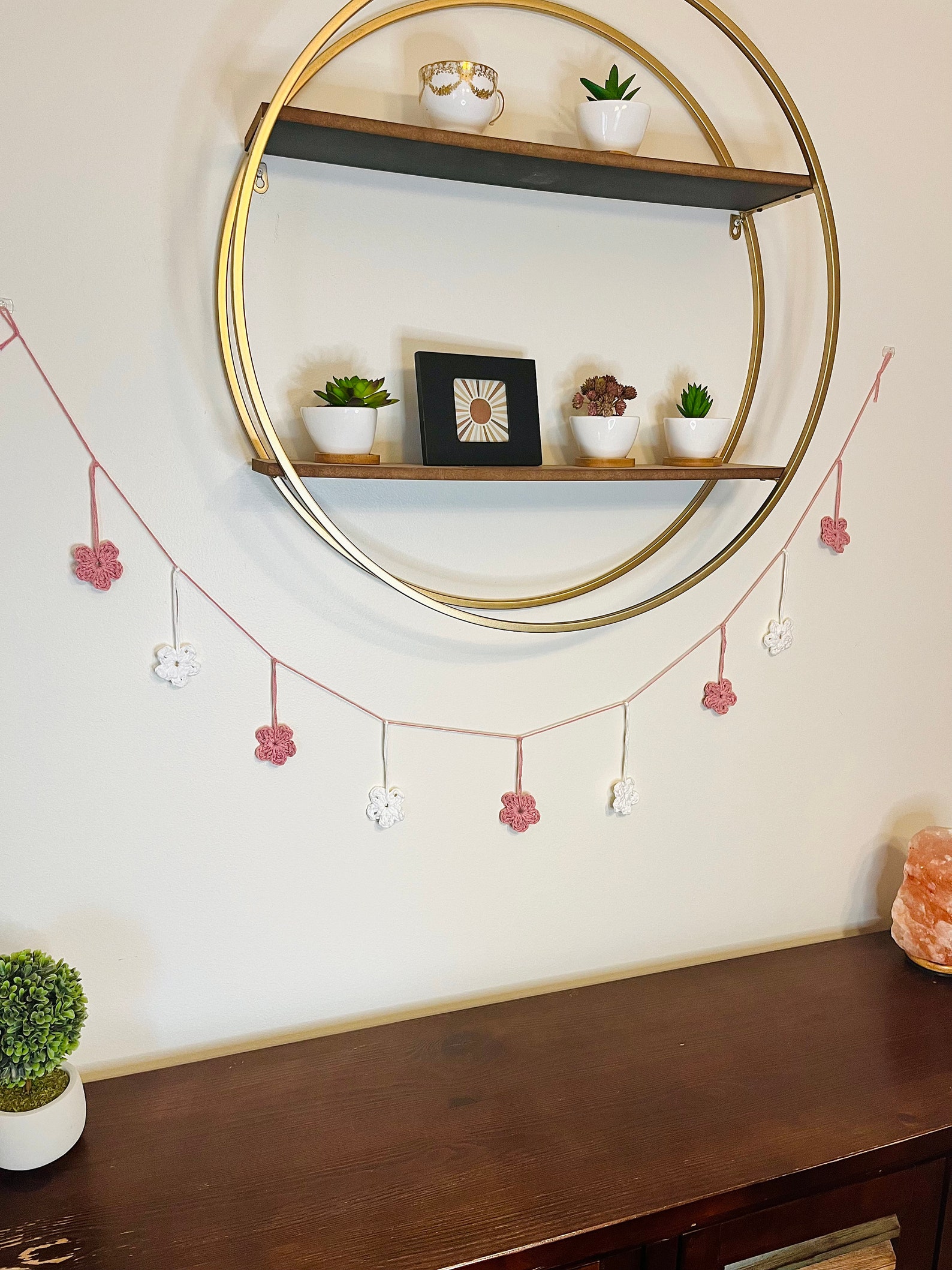 Festive Flower Garland // Cute Crochet Dangling Flower Garland ...