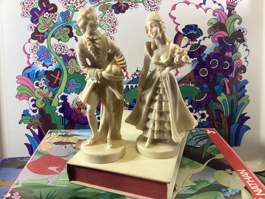 Vintage A Santini Figurines of a Romantic 1800s Fragonard Style Couple ...
