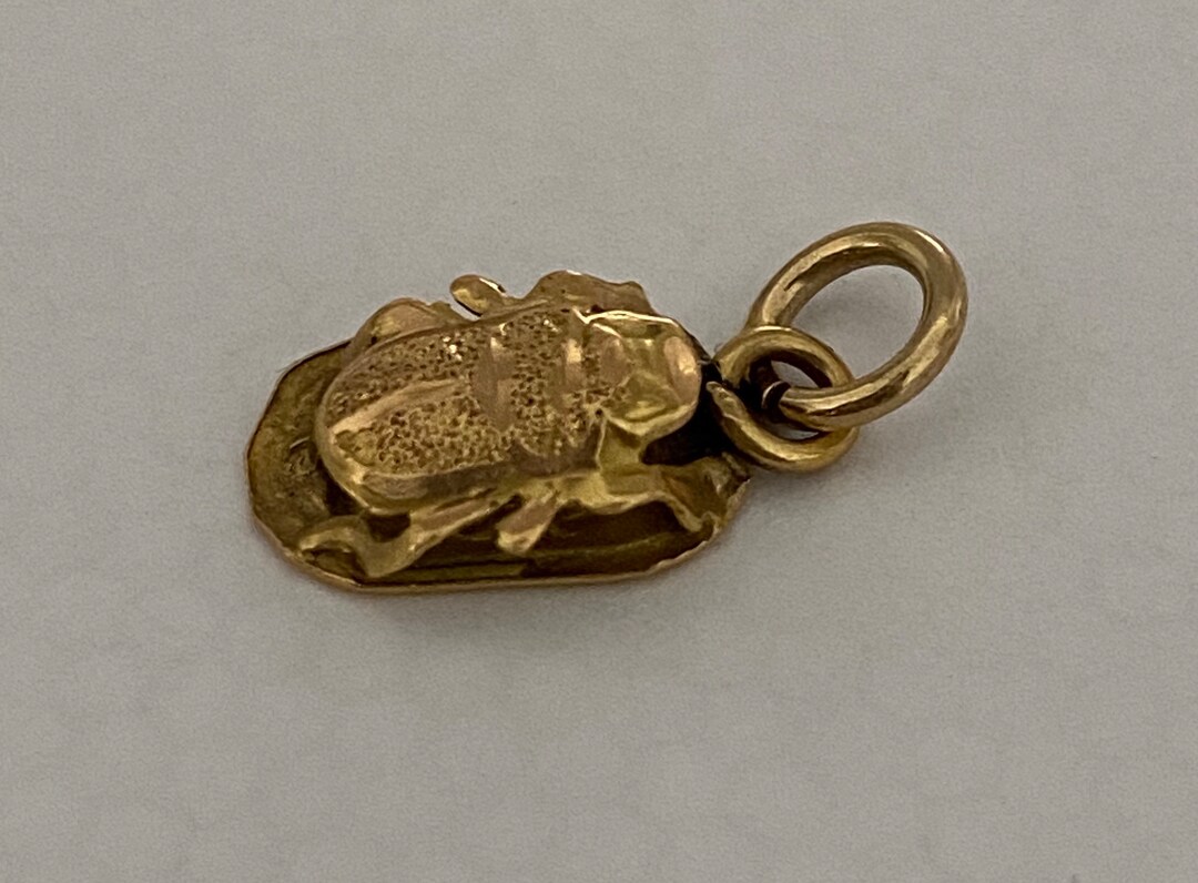 18ct Gold Scarab Beetle Charm - Etsy