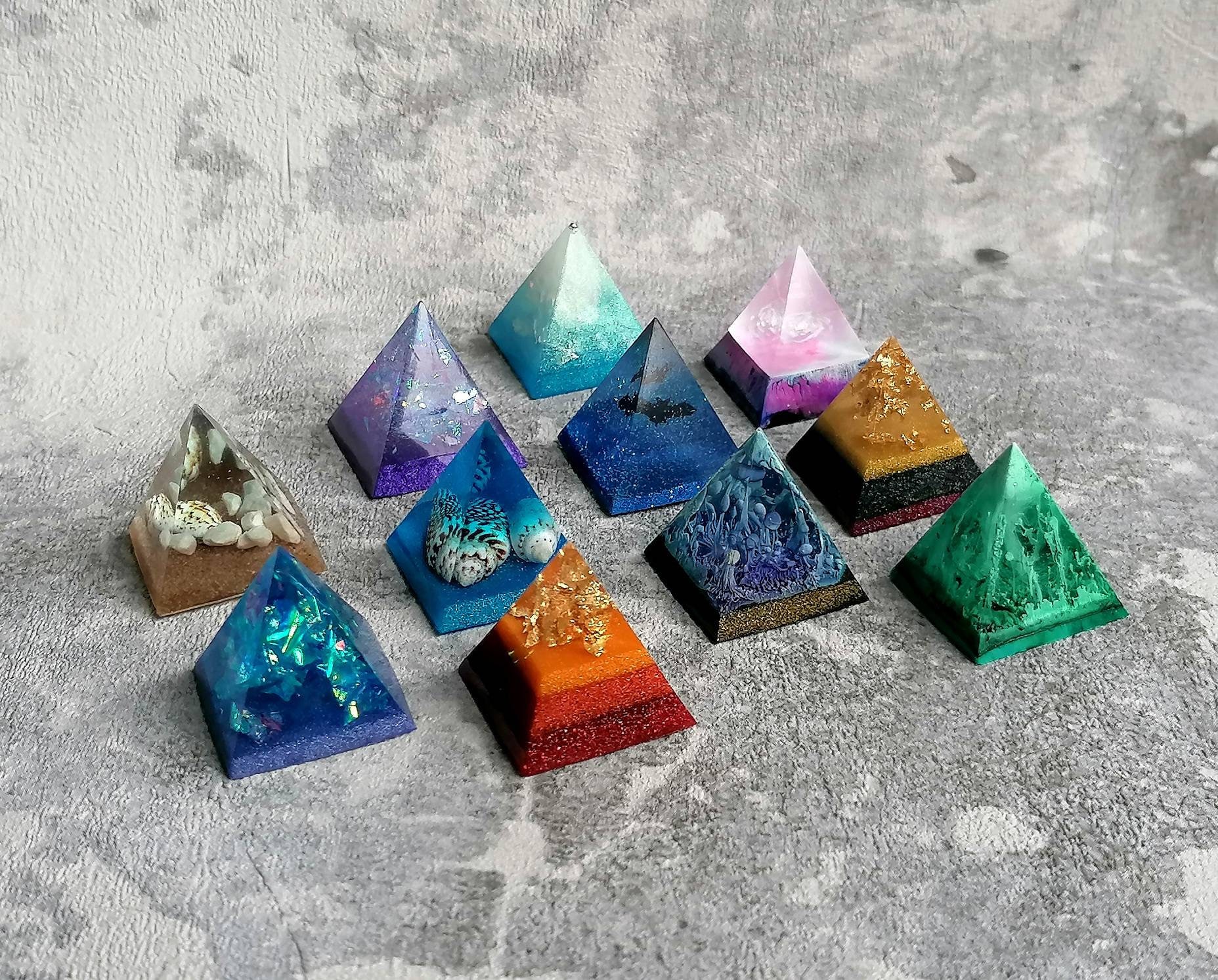 Epoxy resin pyramids store