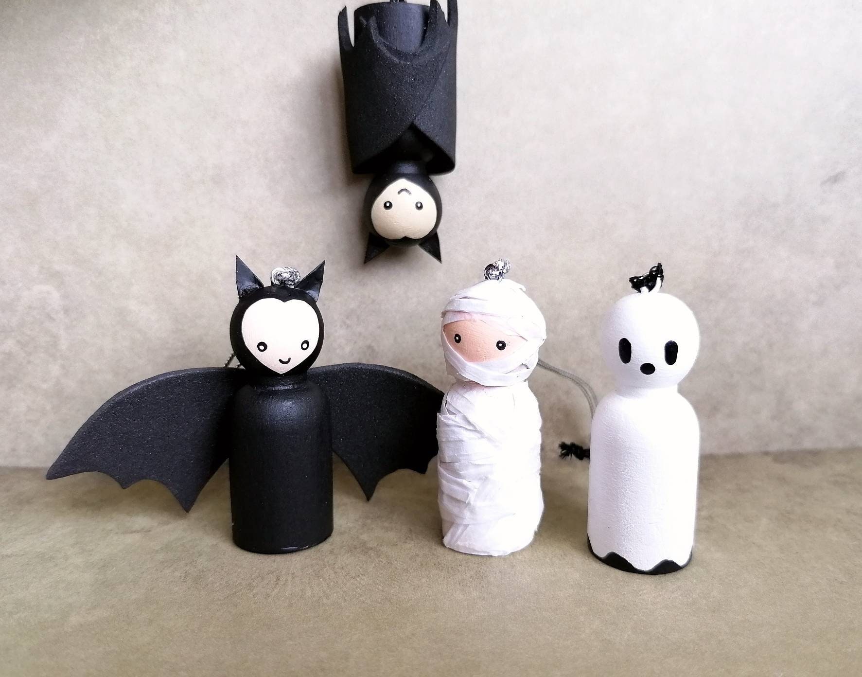 Halloween wooden peg dolls. Bat's ghost and mummy. | Etsy