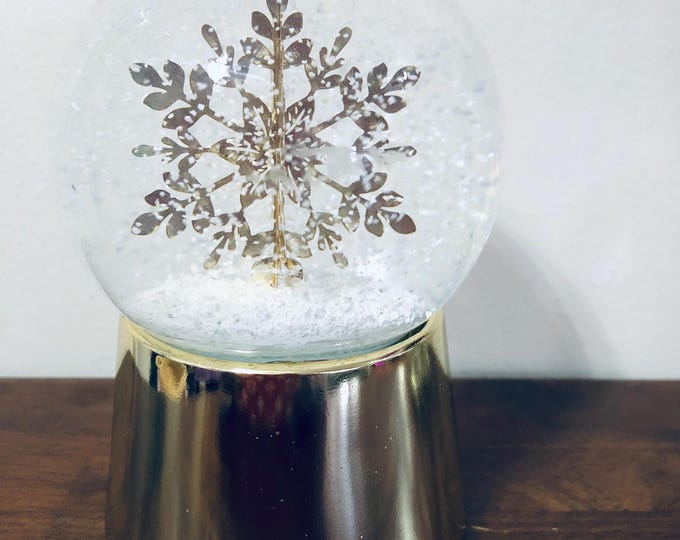 Musical Water Snow Globe. Gold Snow Flake Inside of Clear Globe. - Etsy