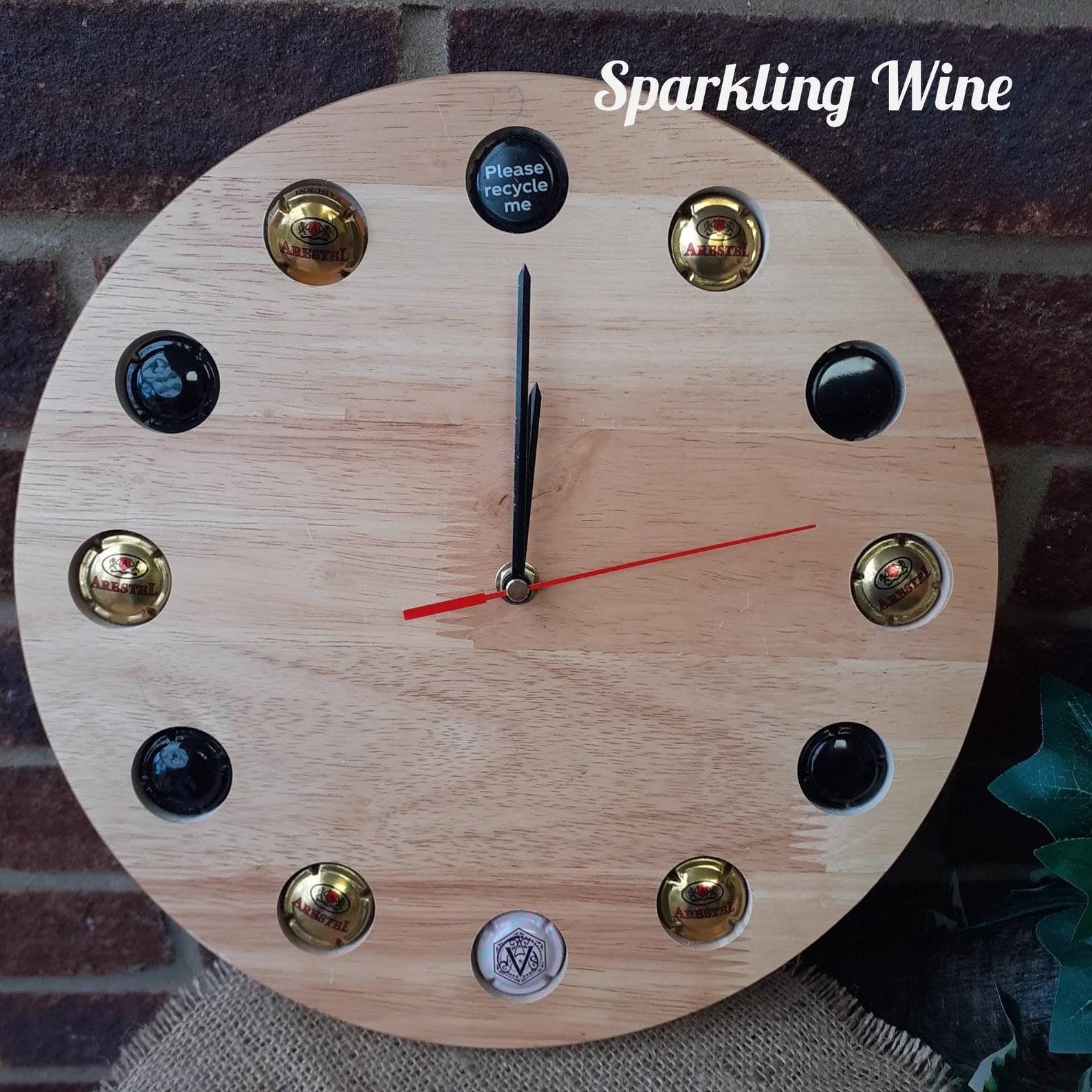 Unusual 25cm Wooden Bottle Cap Clock, Beer Caps, Cava Caps Wine Caps - Etsy