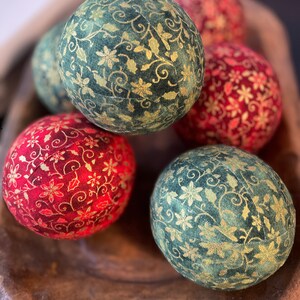 Christmas Green and Red Rag Ball Bowl Fillers, Decorative Fabric Balls ...