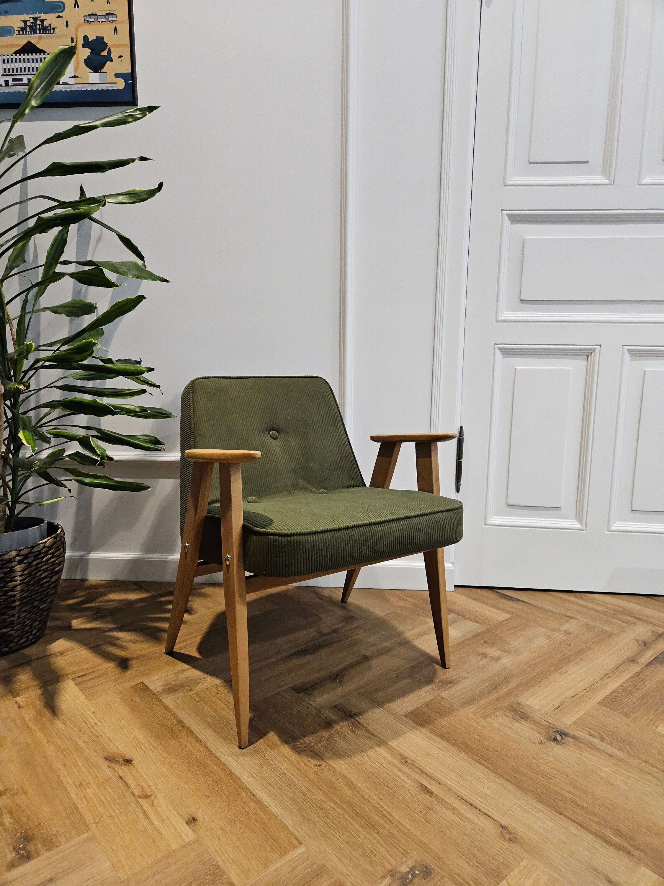 Original Mid-century 366 Chair Designed by J. Chierowski in Green ...