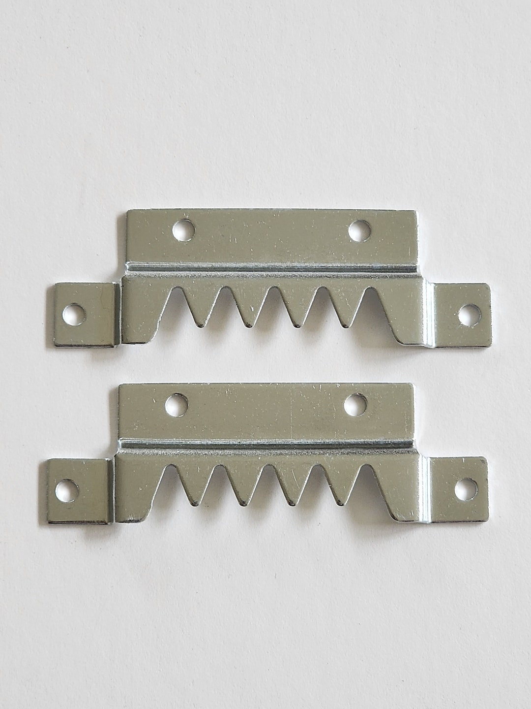 Heavy Duty Steel Sawtooth Hanger, With 1/2"x8 Pan Head Screws - Etsy