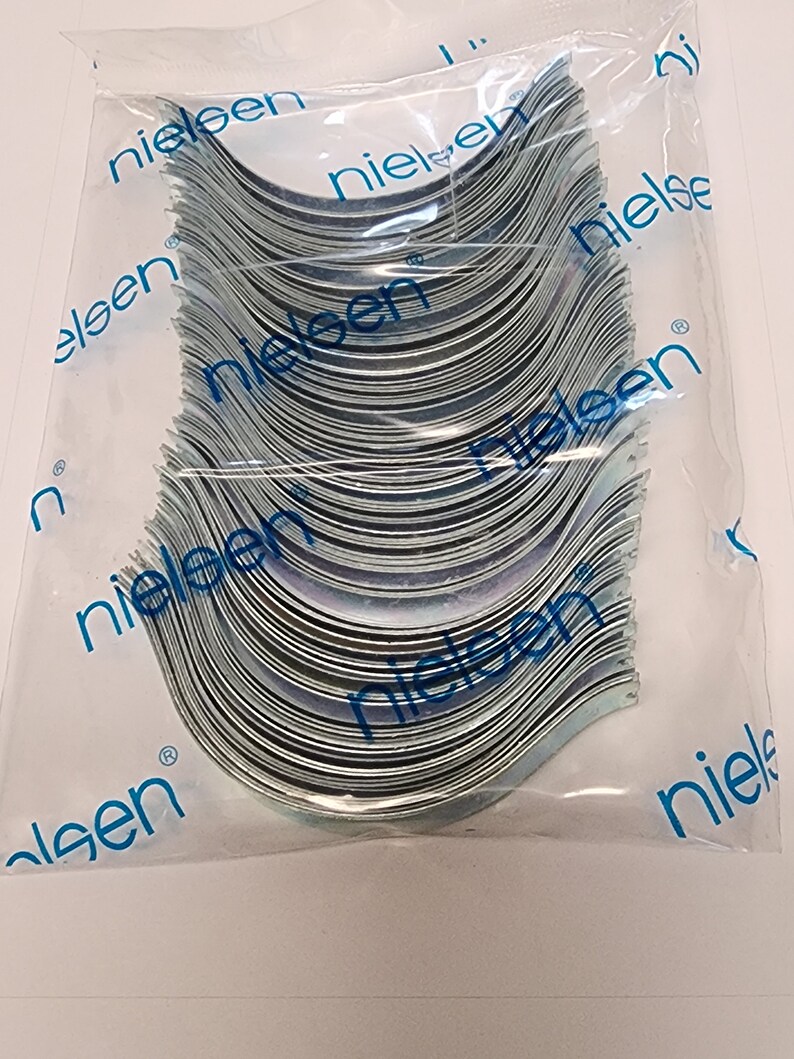 Metal Frame Spring Clips - Nielsen® Brand Metal Aluminum Picture Frame ...