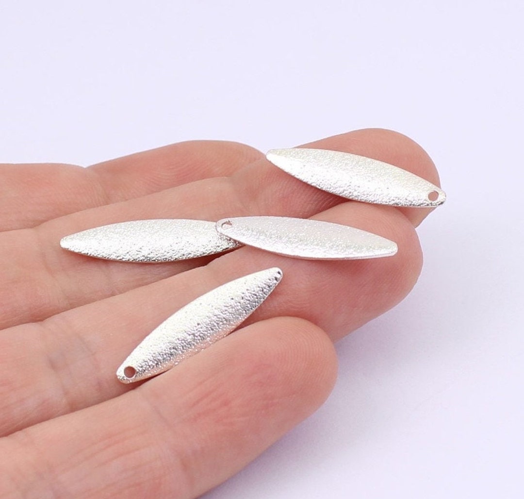 4/8 X Silver Plated Long Oval Leaf Charms / Petal Charms, Dimpled ...