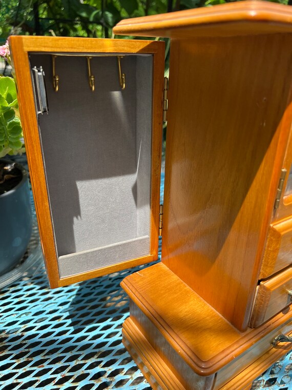 Vintage Light Wood Jewelry Box Neclace Carousel 3 Dra… - Gem