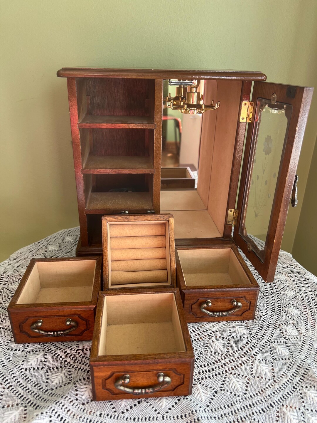 Vintage Linden Musical Jewelry Chest 4 Drawers Carousel for Necklaces ...