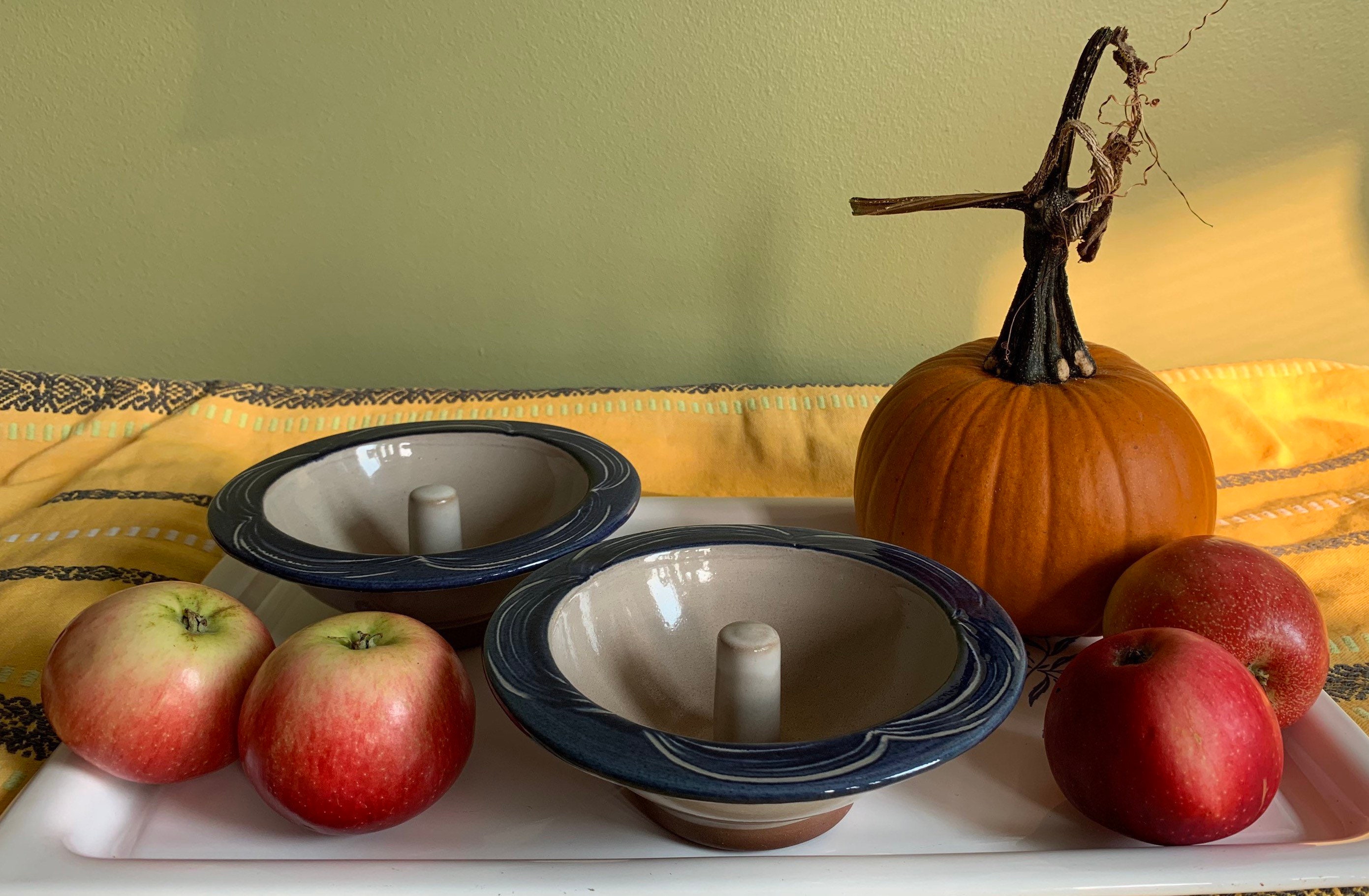 Vintage Apple Baking Dish Set of 2 by the Original Apple - Etsy