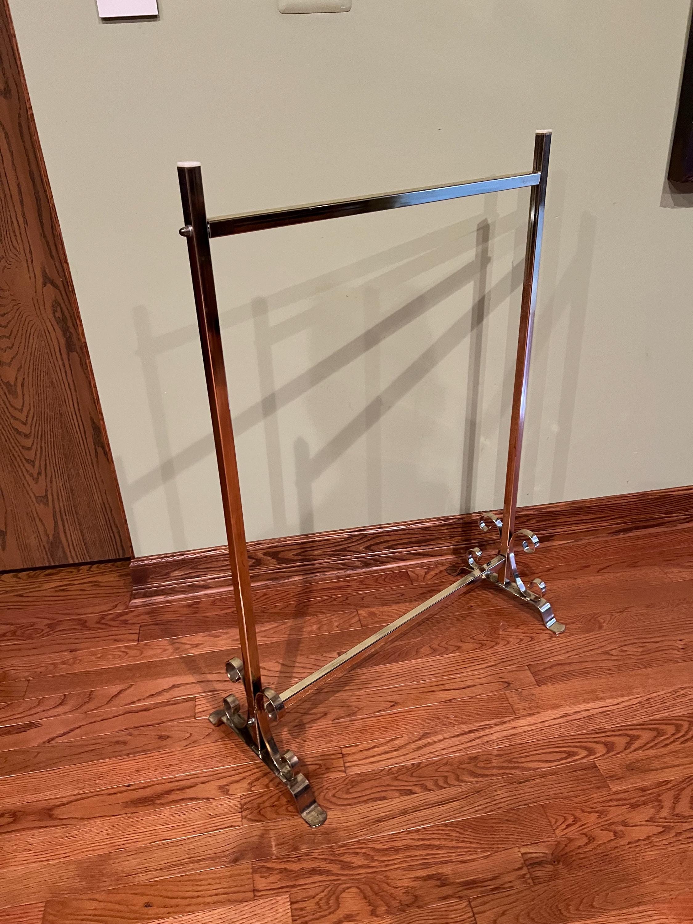 Comforter rack stand store