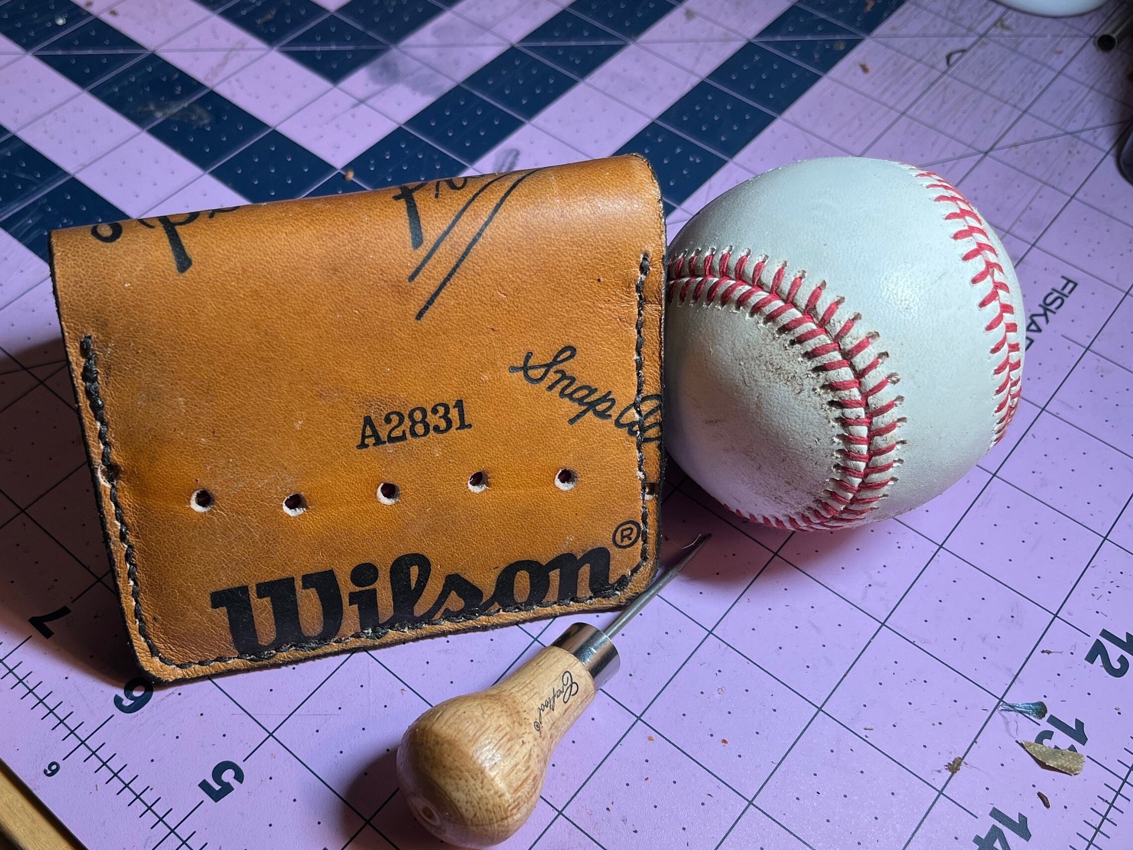Repurposed, Vintage Baseball Glove Bi-fold Wallet - Etsy