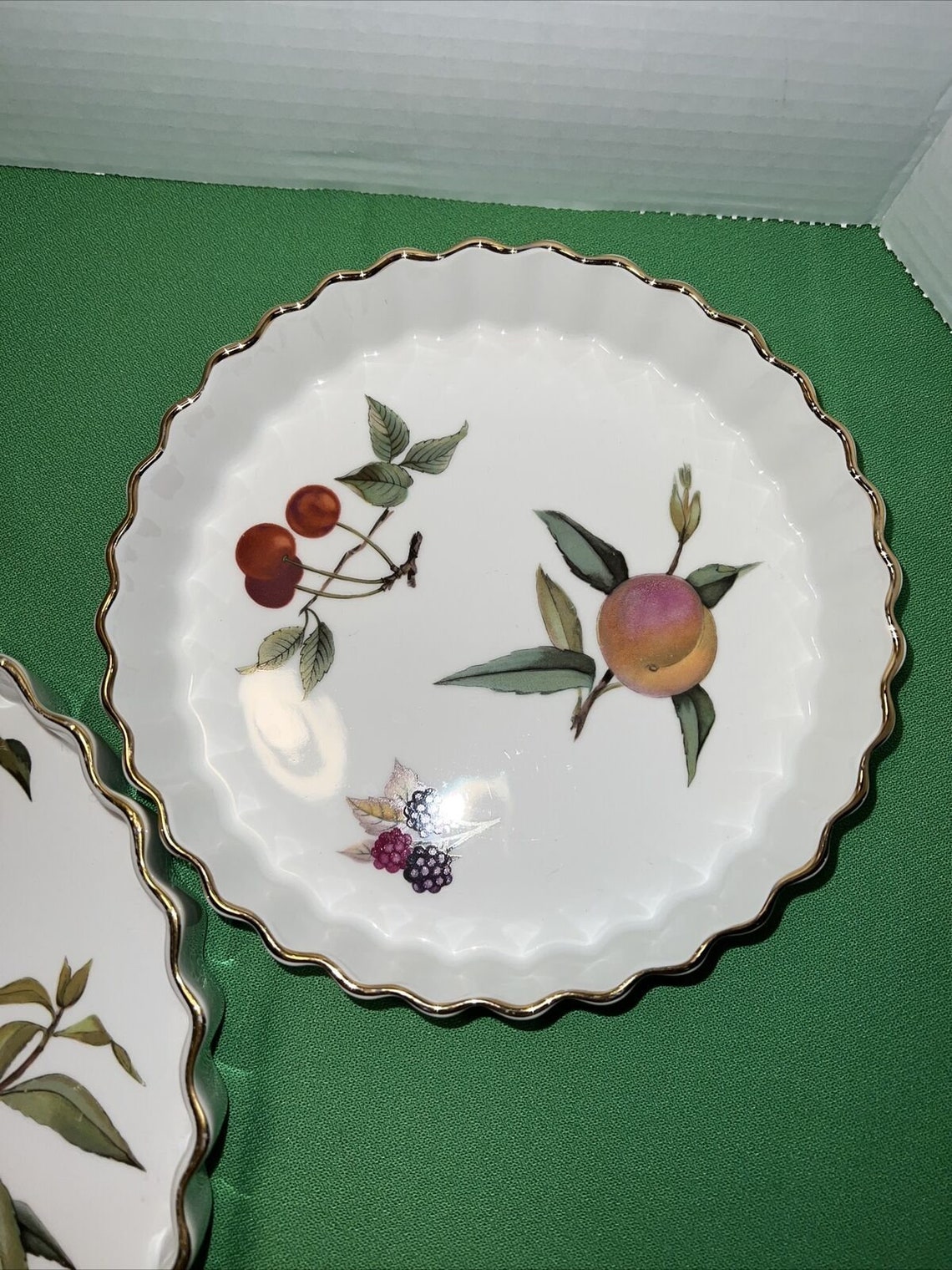 Royal Worcester Evesham Gold - 2 Round Flan Quiche Dish: Shape 59, Size ...