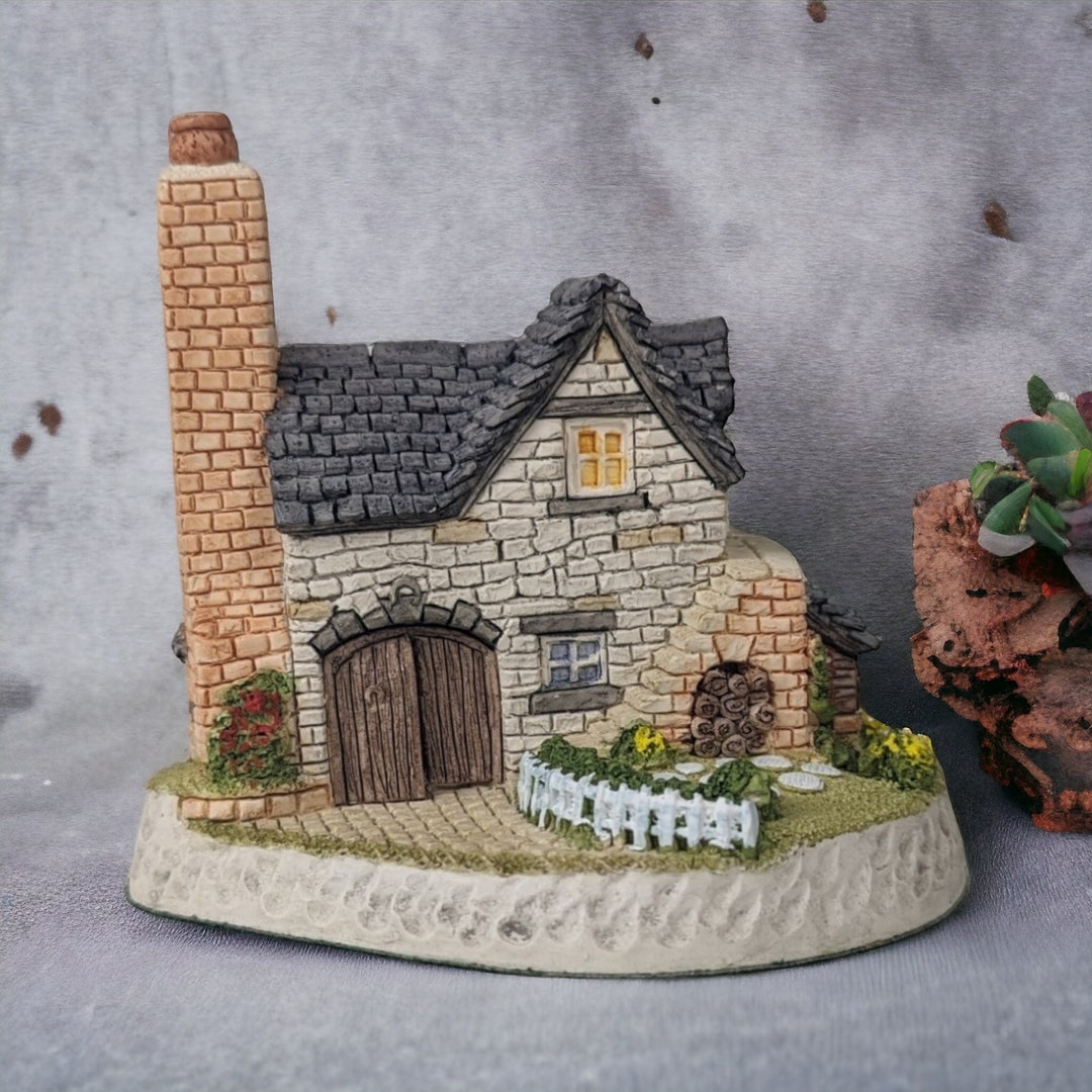 1993 David Winter Cottage the Smithy - Etsy