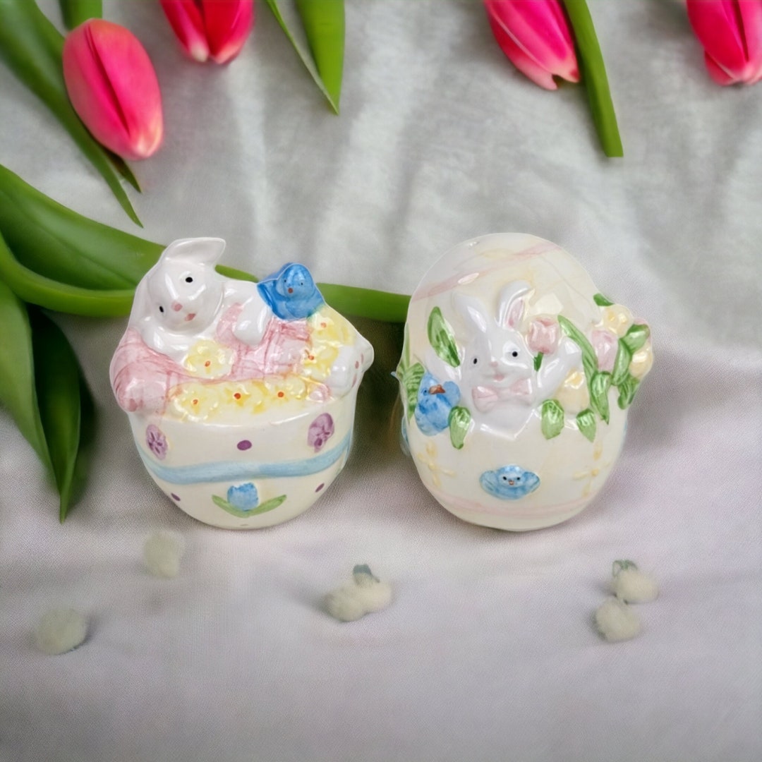 Vintage Ceramic Easter Bunny Egg Salt and Pepper Shakers - Etsy