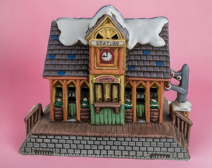 Vintage 1987 Lefton Colonial Village Train Station | Lighted Ceramic ...