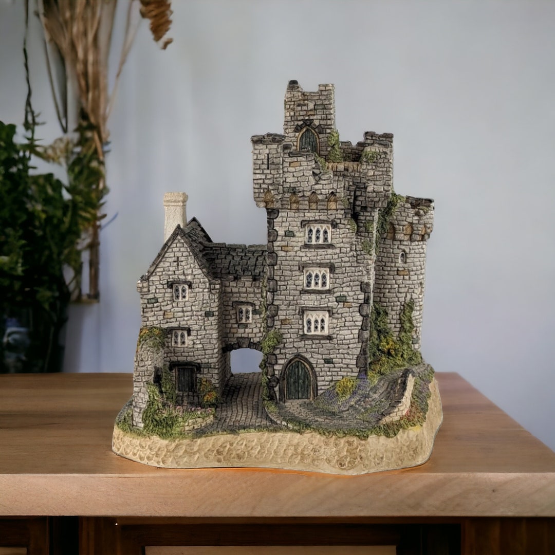 1992 David Winter Donovan's Castle: the Irish Collection Collectible - Etsy