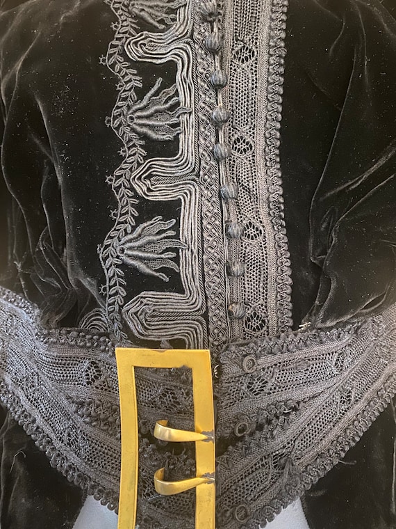 Rare black velvet Edwardian jacket - Gem