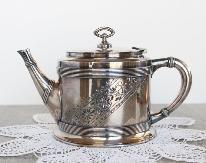 Antique Meriden B Company Teapot / Meriden Britannia Silver-plated ...