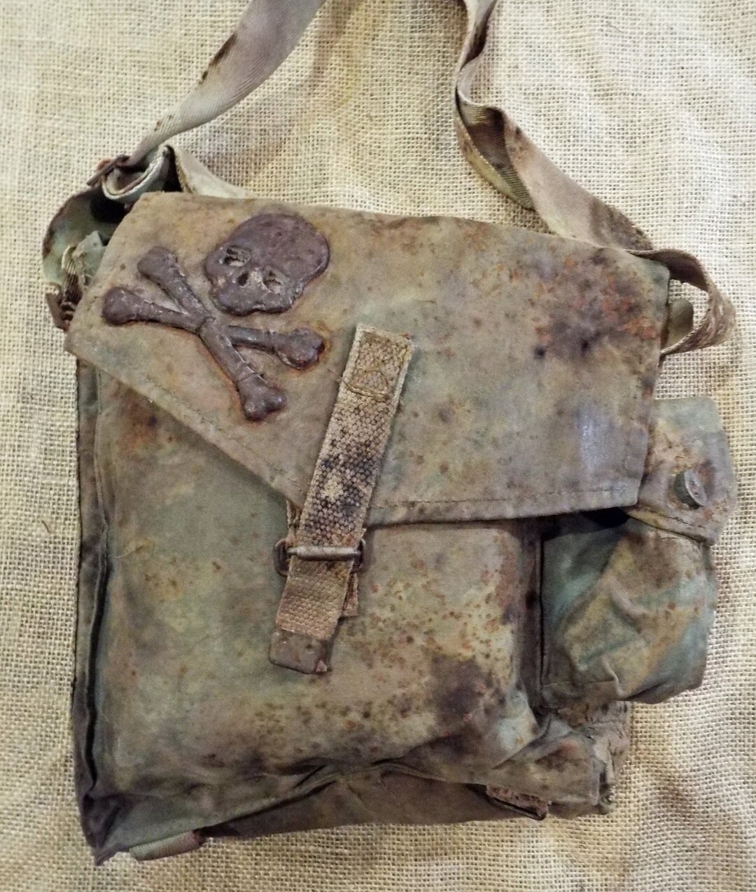 Rust Skull & Crossbones Scavenger Gas Mask Bag Vintage - Etsy