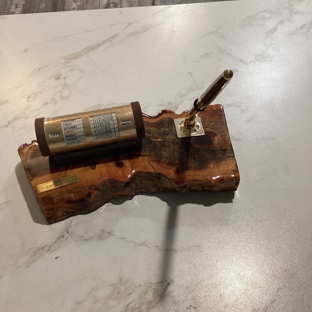 Vtg Desk Day Date & Month Calendar Pen Holder Calif. Figwood 1979-2000 ...