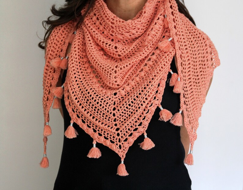 Patrón De Chal TARDES Con TERESA De Crochet. Chal Triangular Con Mini ...